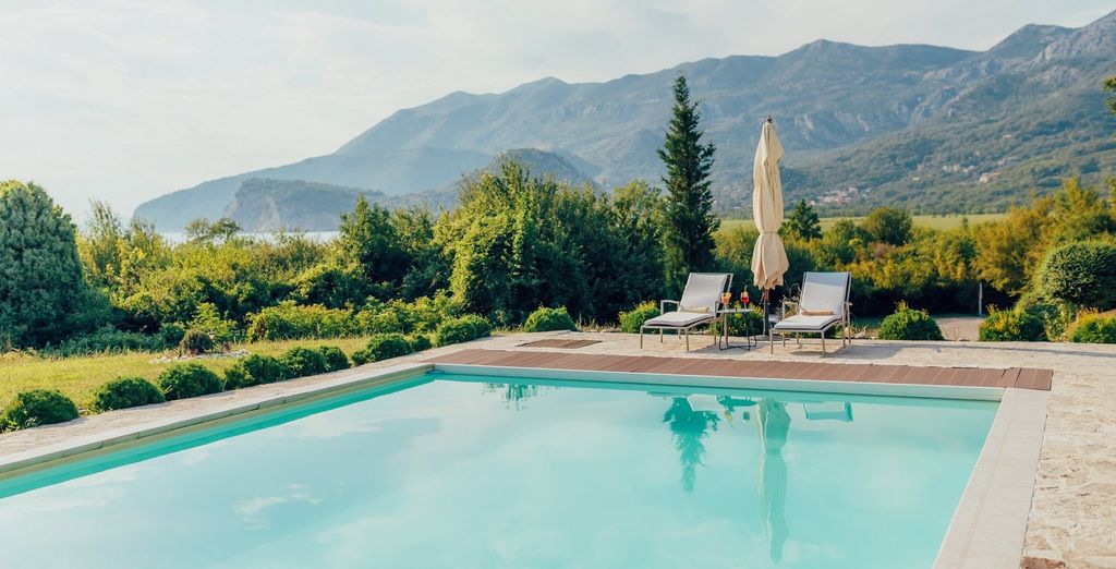 MonteBay Villa 4* - Sveti Stefan - Up to 70% off | Voyage Privé